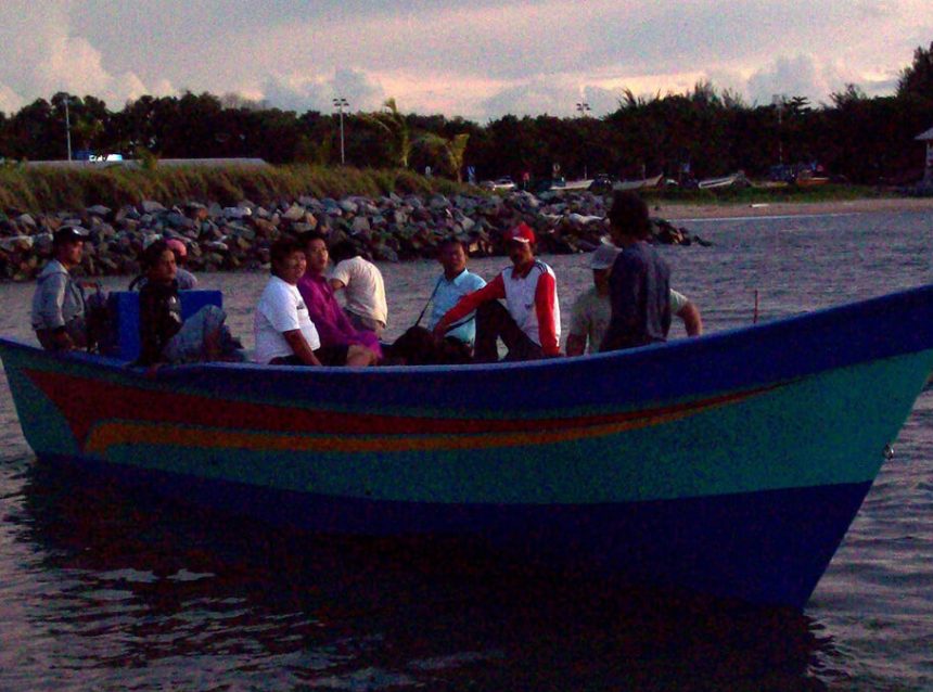38 ft Aladdin – Ken and Tan Sdn Bhd Boat Manufacturer | Quality ...